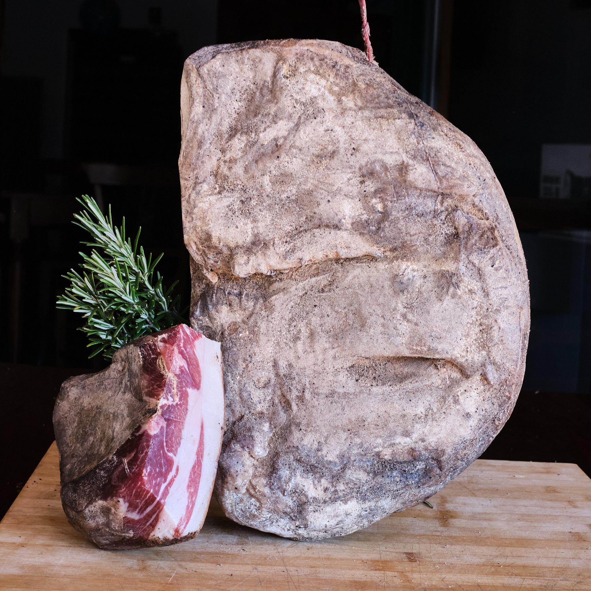 Spalletta di suino nero brado – Salumi Pretone